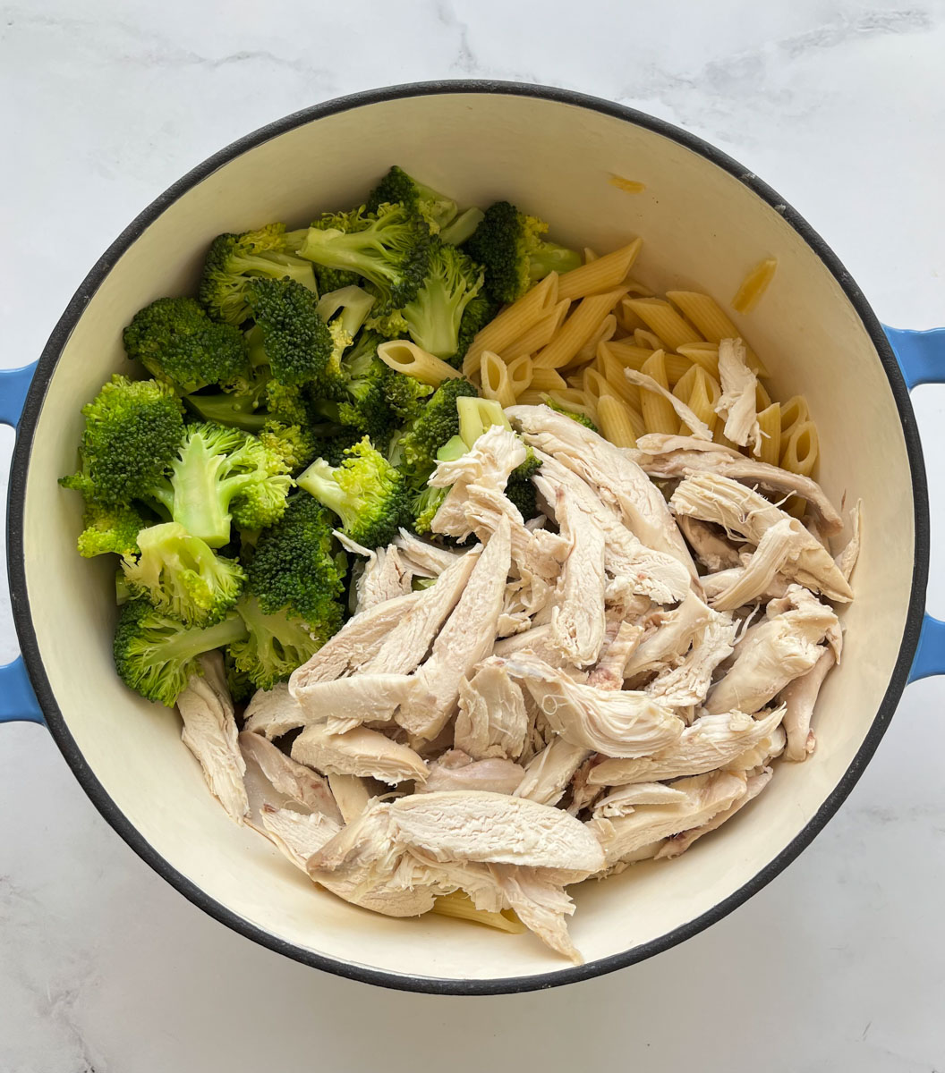 Chicken With Broccoli Pasta (Ruby Tuesday Style) - joinmeinthekitchen.com