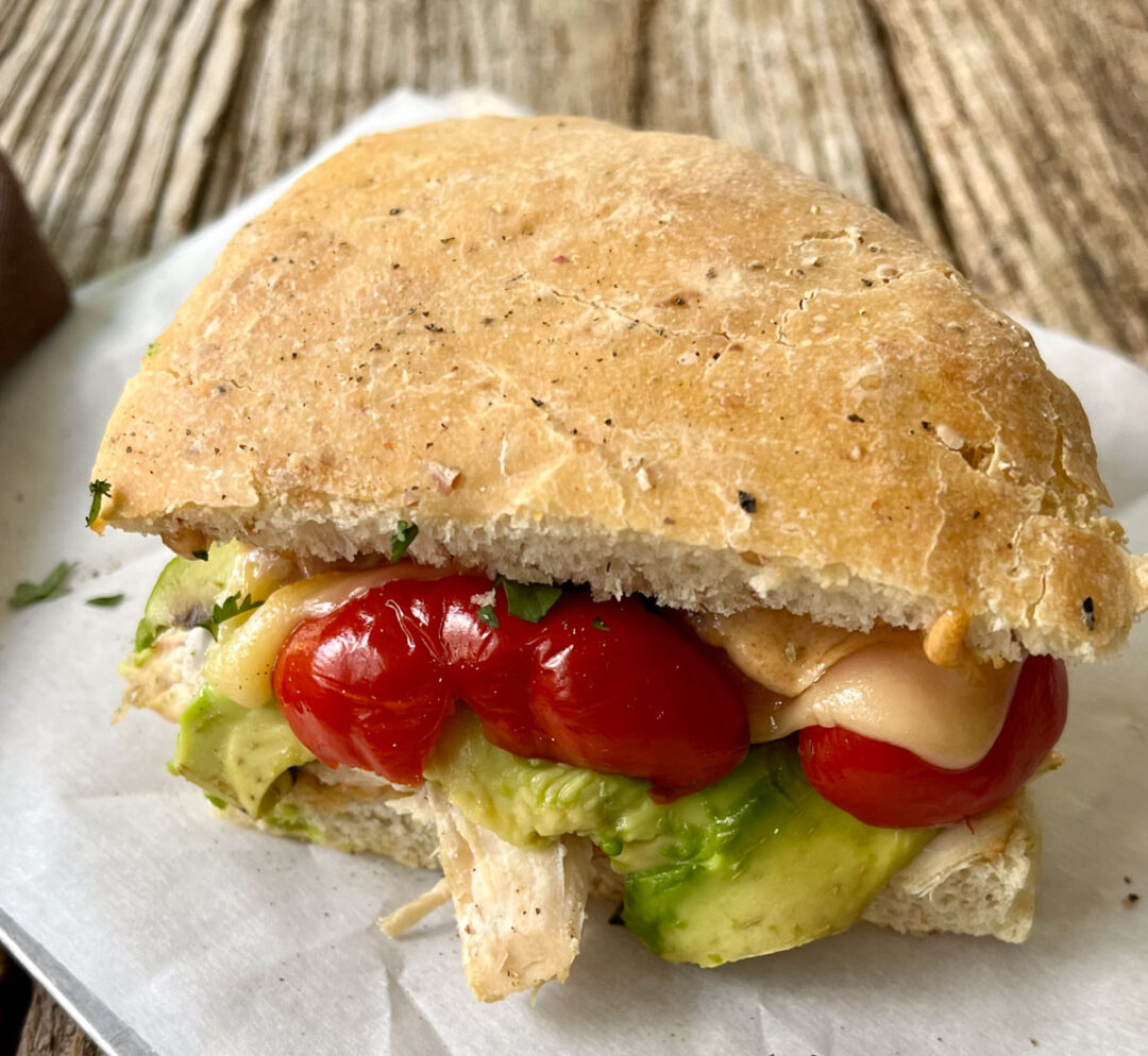 Easy Panera Chipotle Chicken Avocado Melt (Copycat ...