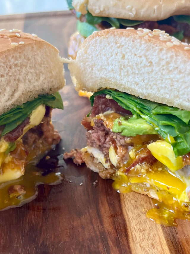 How To Make A Ground Beef And Egg Breakfast Sandwich ...