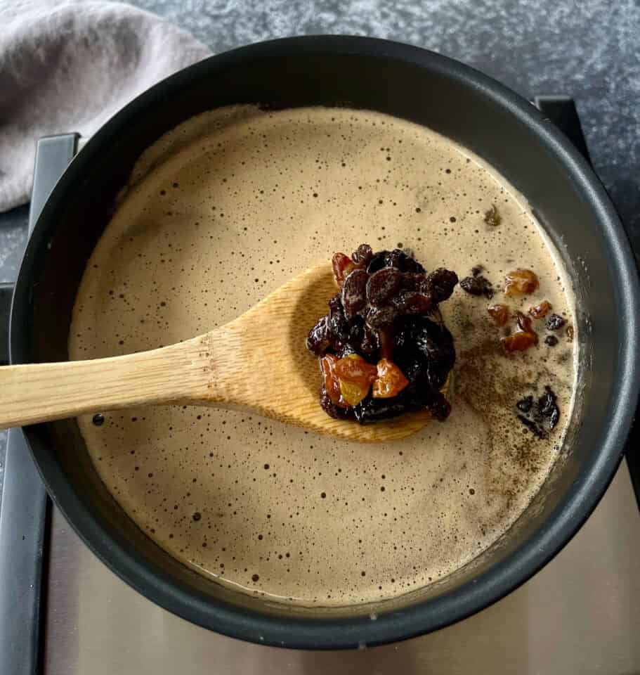 Irish Porter Spice Cake With Dried Fruit Recipe - joinmeinthekitchen.com