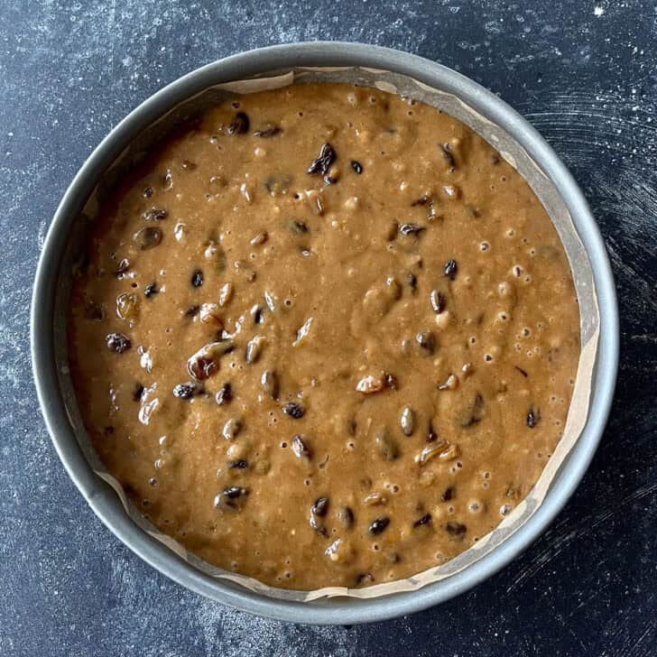 Irish Porter Spice Cake With Dried Fruit Recipe - joinmeinthekitchen.com