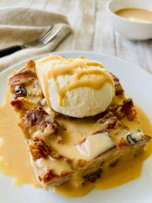 Easy Bread Pudding with Rum Sauce - joinmeinthekitchen.com