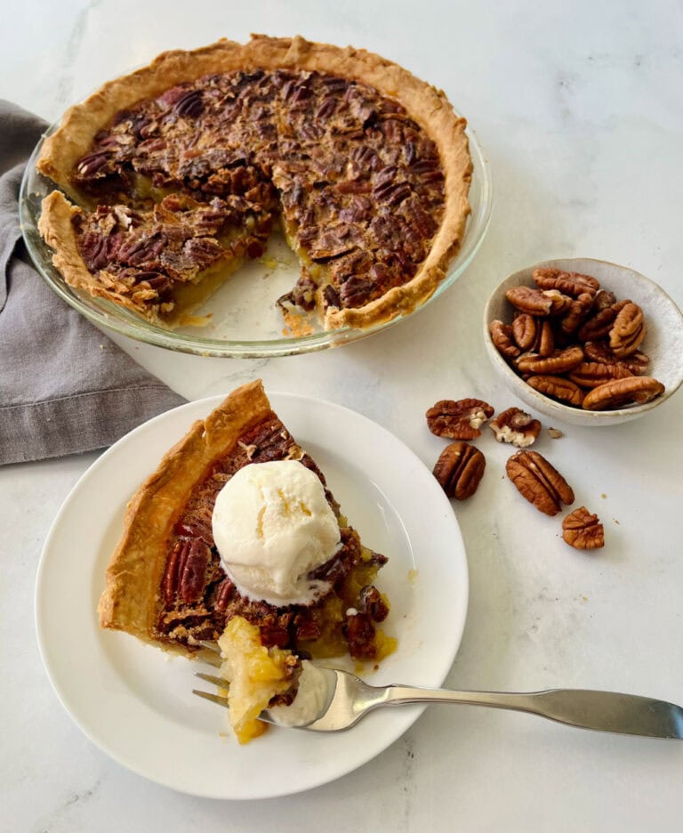 Easy Texas State Fair Pecan Pie - joinmeinthekitchen.com
