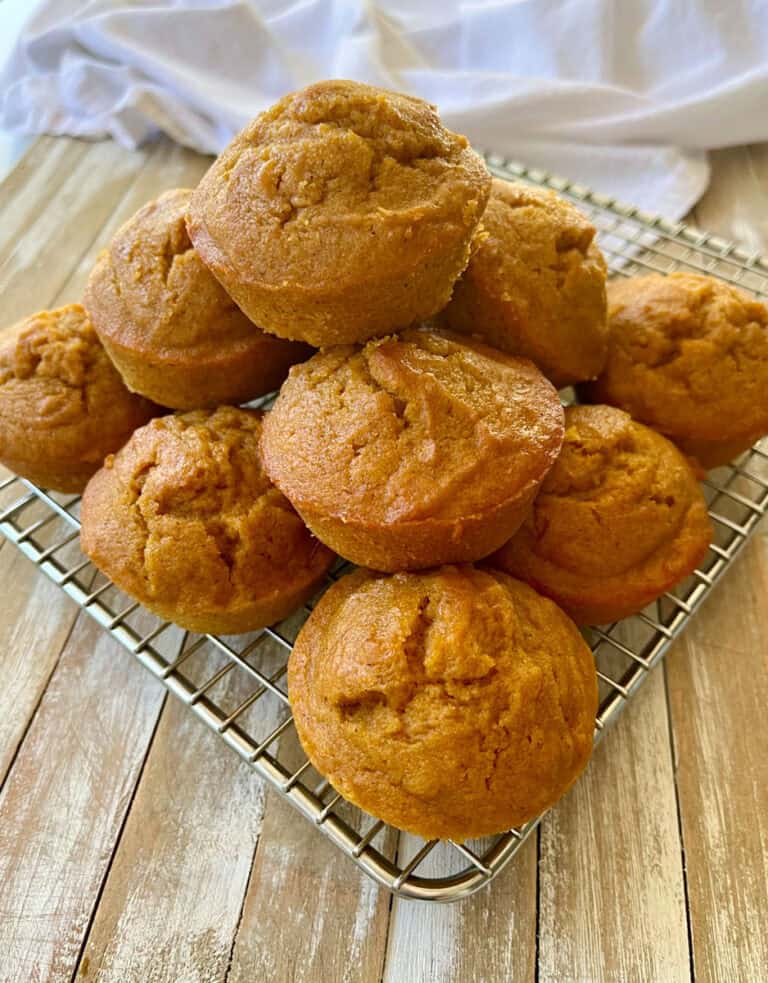 The Best Libby's Pumpkin Muffins Recipe - joinmeinthekitchen.com