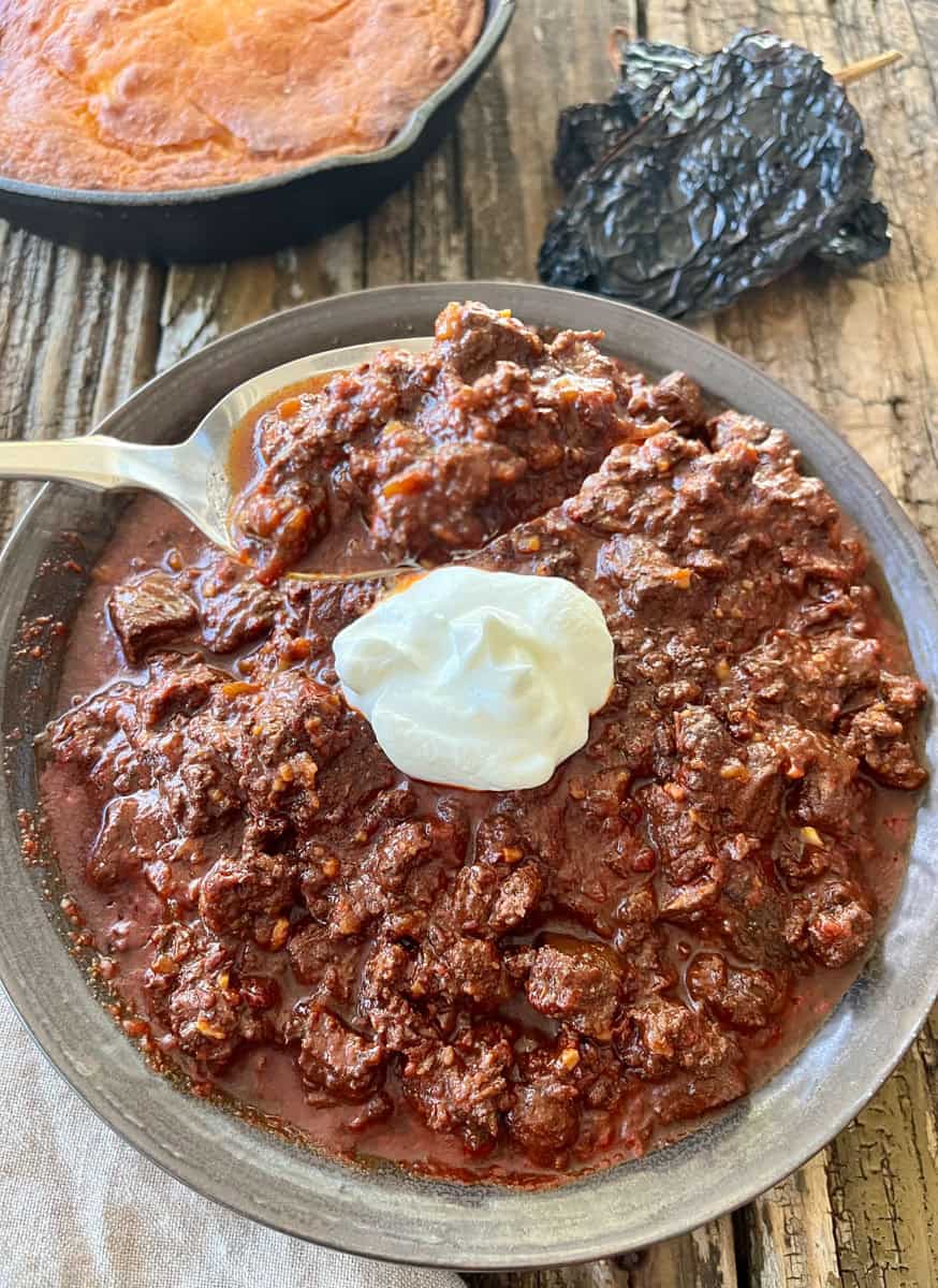 The Best Authentic Texas Chili (Thick and Beefy) - joinmeinthekitchen.com
